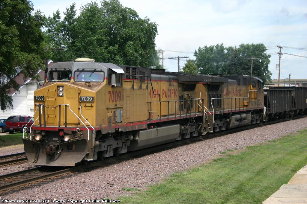UP 7009 & UP 7294